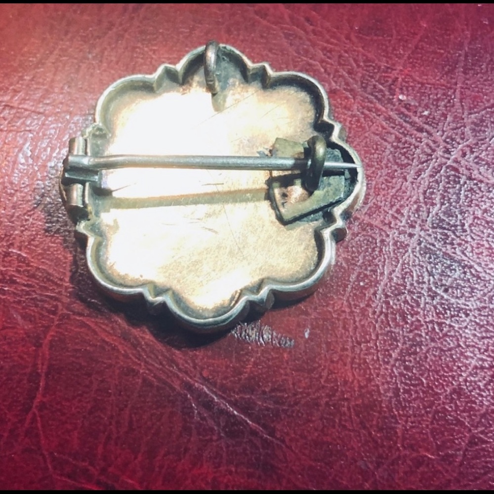 Vintage Embossed Victorian Style Brooch! - Gem